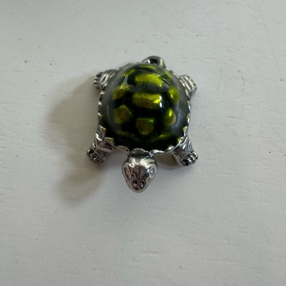 Source Unknown | Jewelry | Green And Silver Turtle Pendant | Poshmark